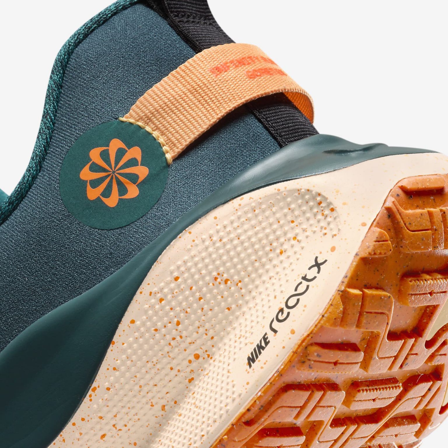 NIKE REACTX INFINITY RN 4 GTX GORE-TEX JUNGLE ORANGE - TeemoSneaker