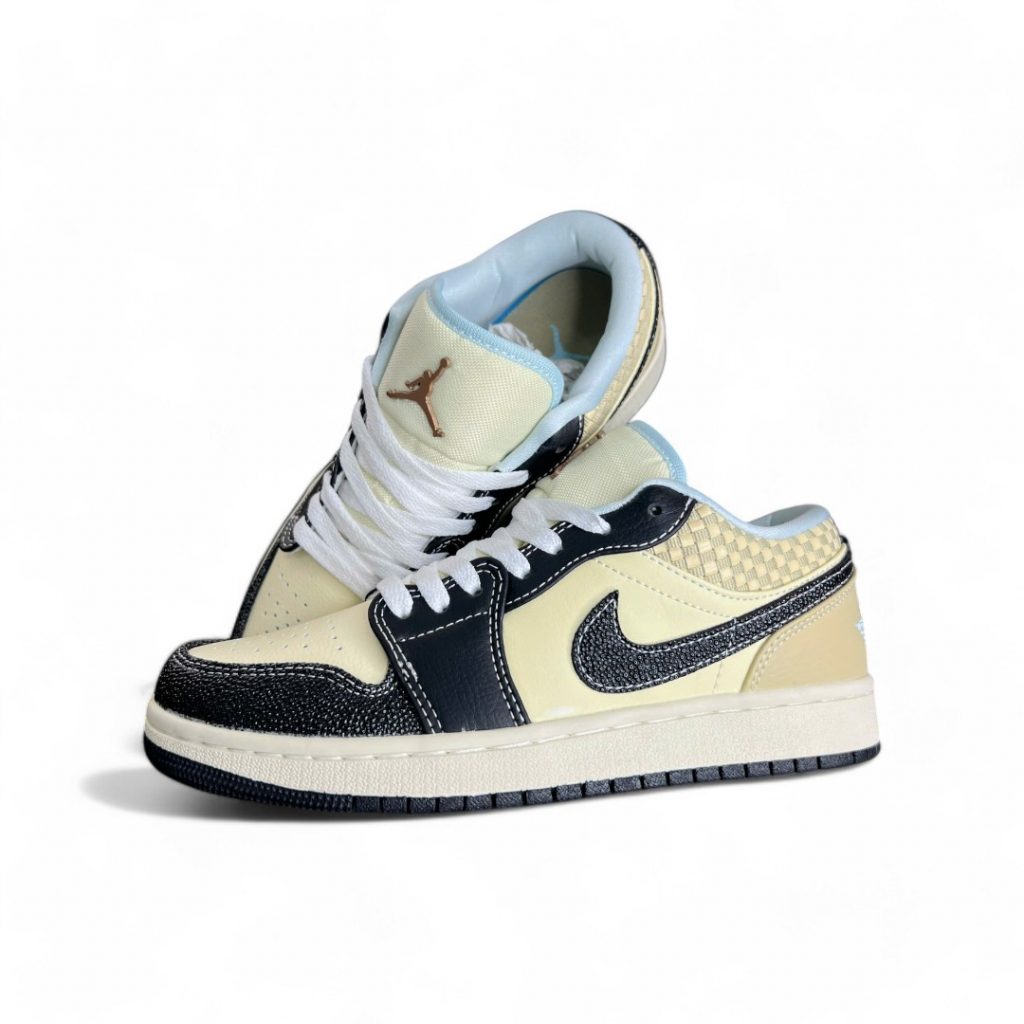 NIKE JD1 LOW SE COCONUT MILK BLACK - TeemoSneaker